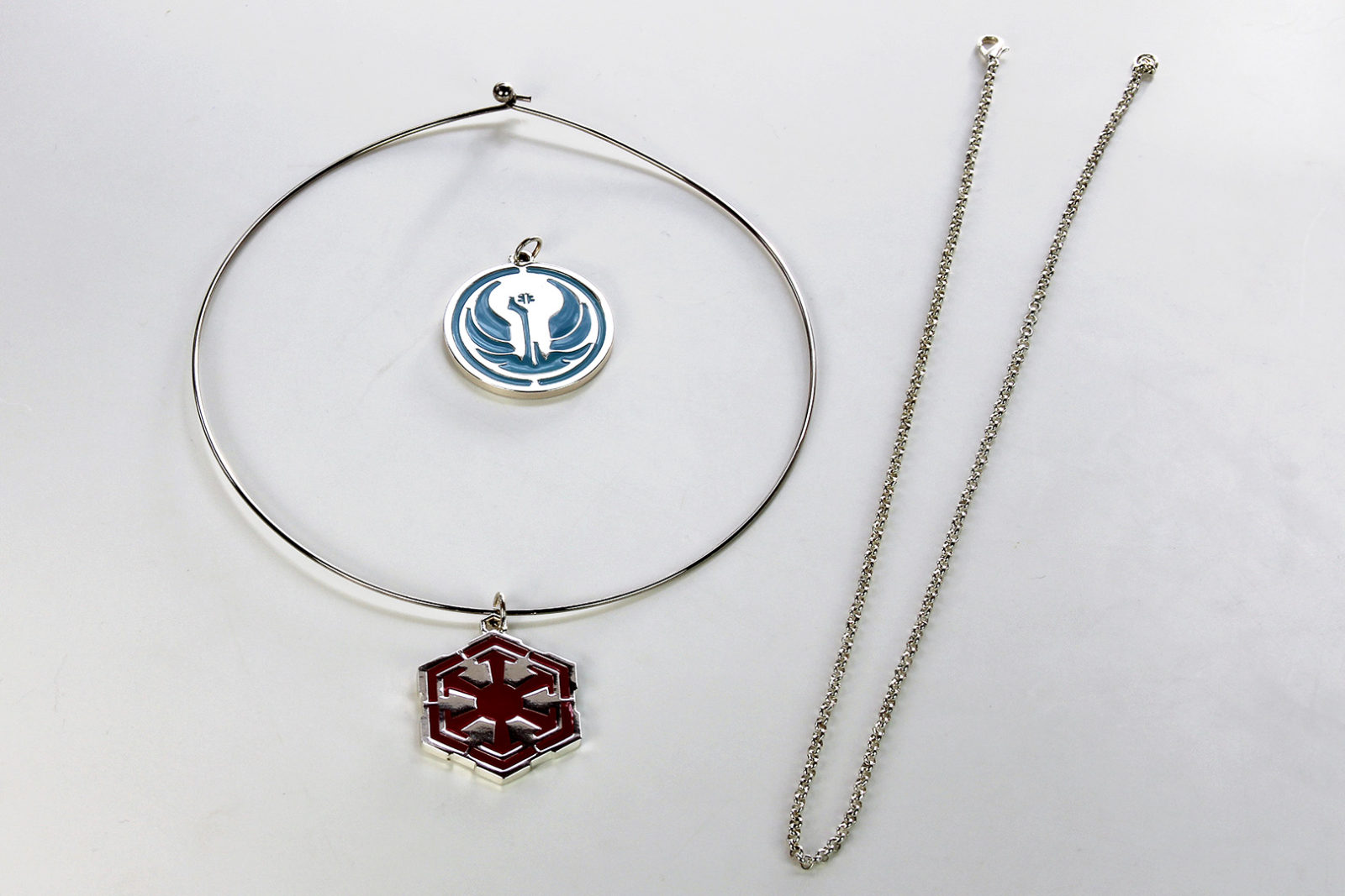 Review - SWTOR necklaces by Jinx - The Kessel Runway