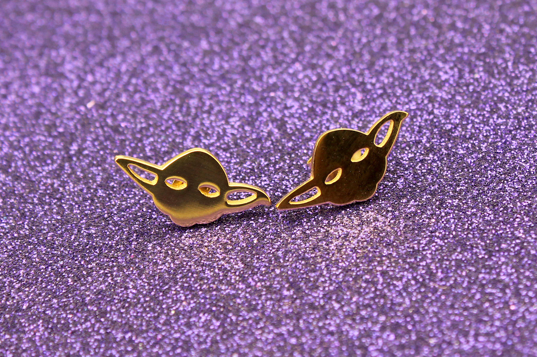 Review - Han Cholo Yoda stud earrings - The Kessel Runway