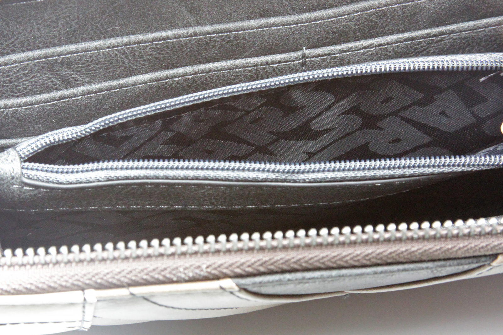 Review - Loungefly TLJ Rey Zip-Up Wallet - The Kessel Runway